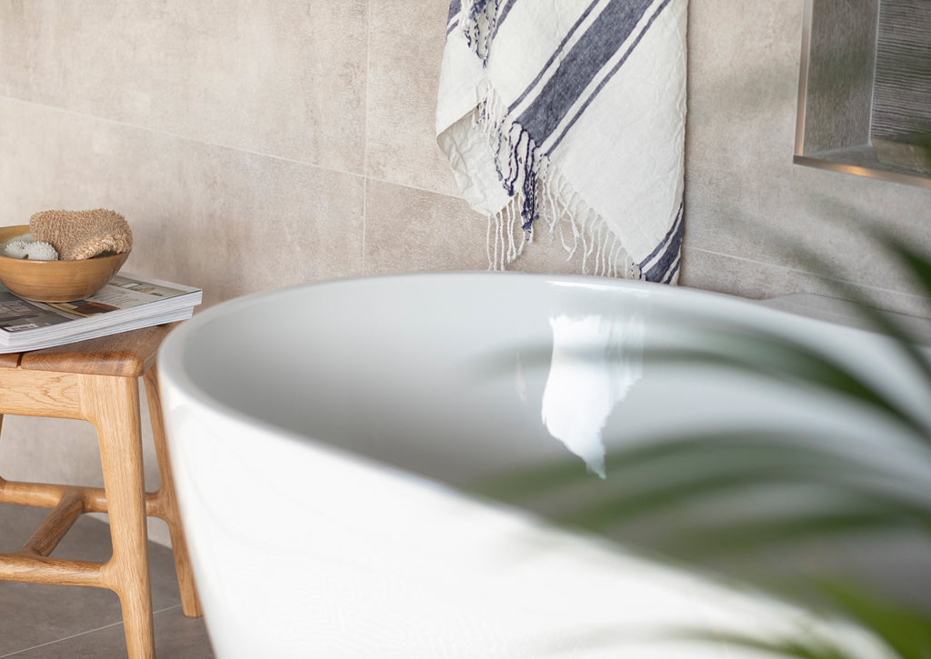 Ebb - 1660mm Corner Shower Bath – Waters Baths